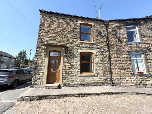 2 bedroom end of terrace house to rent
