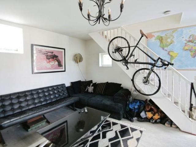 2 bedroom end of terrace house to rent