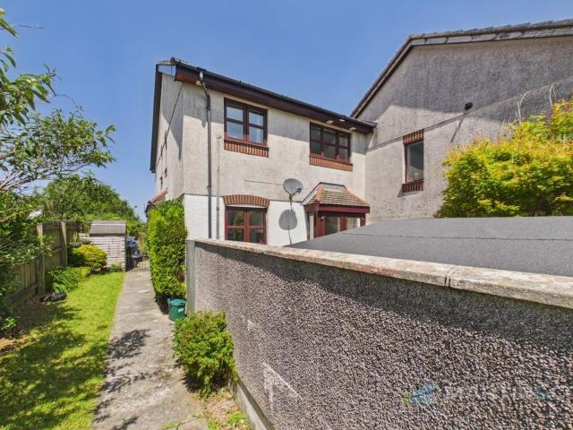 2 bedroom end of terrace house to rent