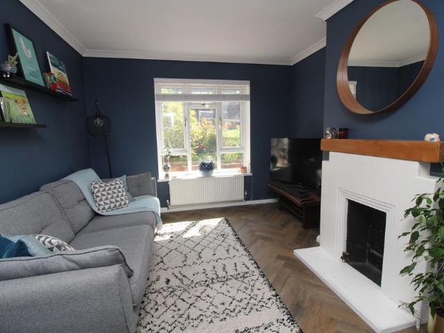 2 bedroom end of terrace house to rent