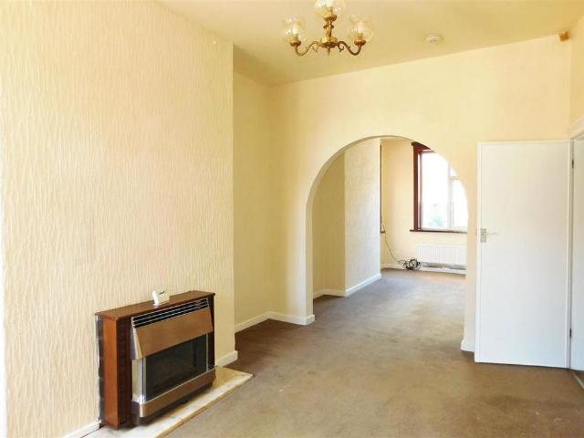 2 bedroom end of terrace house to rent