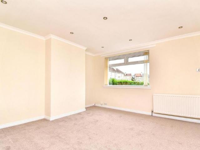 2 bedroom end of terrace house to rent