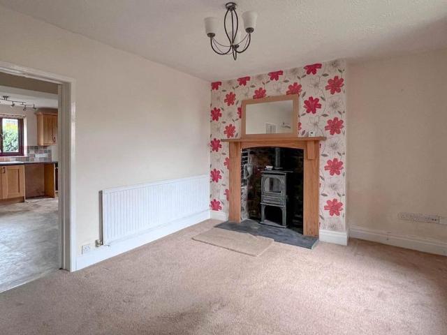 2 bedroom end of terrace house to rent