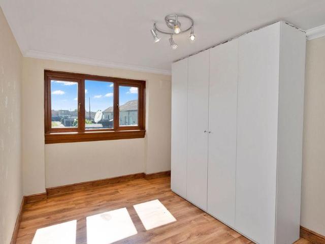 2 bedroom end of terrace house to rent