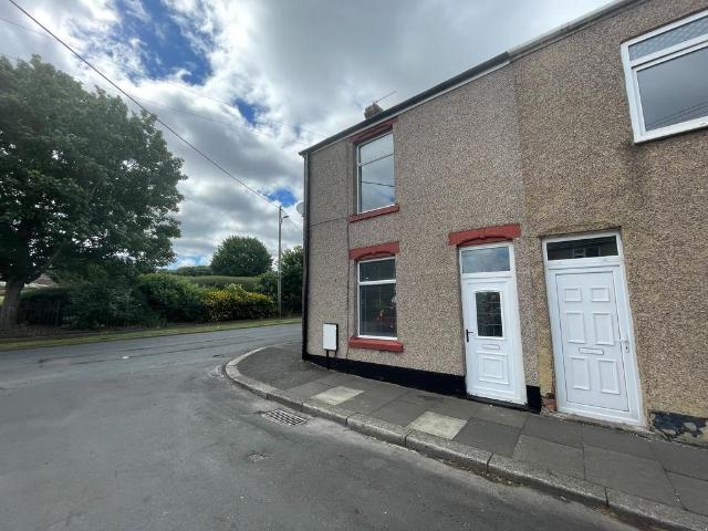 2 bedroom end of terrace house to rent