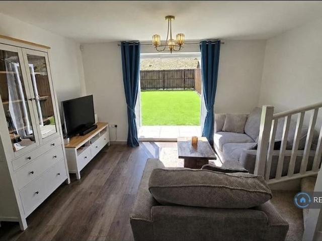 2 bedroom end of terrace house to rent