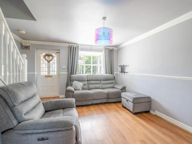 2 bedroom end of terrace house to rent