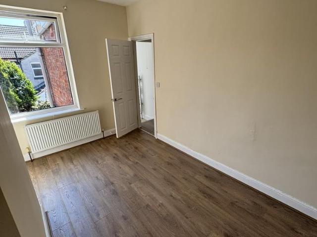 2 bedroom end of terrace house to rent