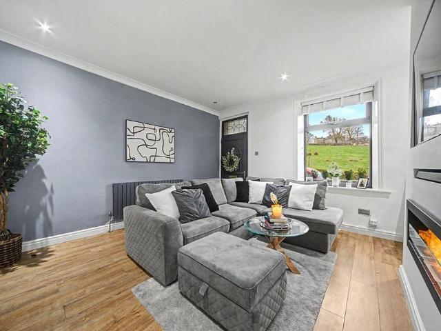 2 bedroom end of terrace house to rent