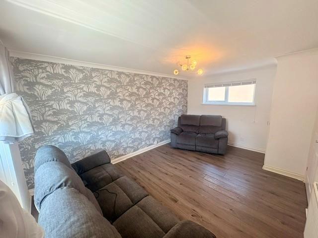 2 bedroom end of terrace house to rent
