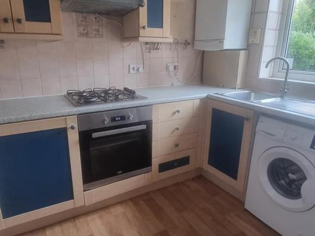 2 bedroom end of terrace house to rent