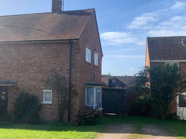 2 bedroom end of terrace house to rent