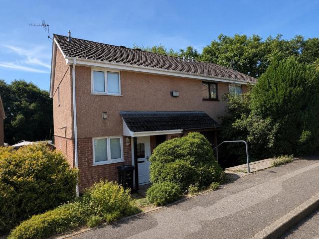 2 bedroom end of terrace house to rent