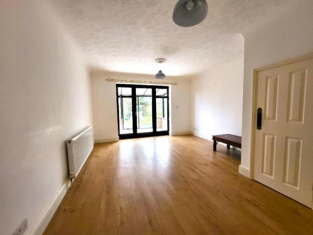 2 bedroom end of terrace house to rent