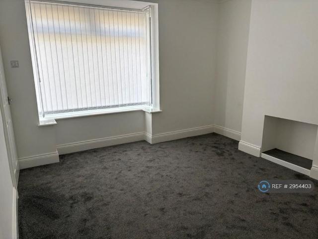2 bedroom end of terrace house to rent