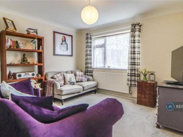 2 bedroom end of terrace house to rent