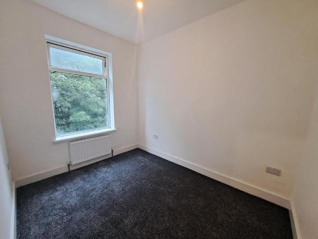 2 bedroom end of terrace house to rent