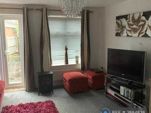 2 bedroom end of terrace house to rent