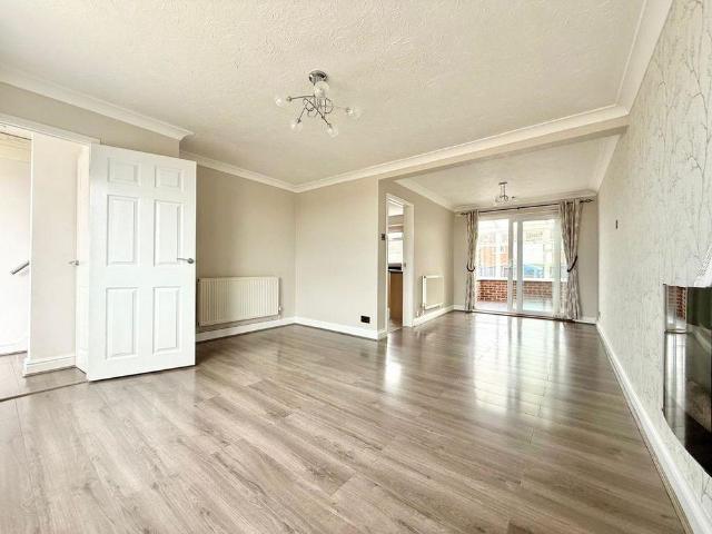 2 bedroom end of terrace house to rent