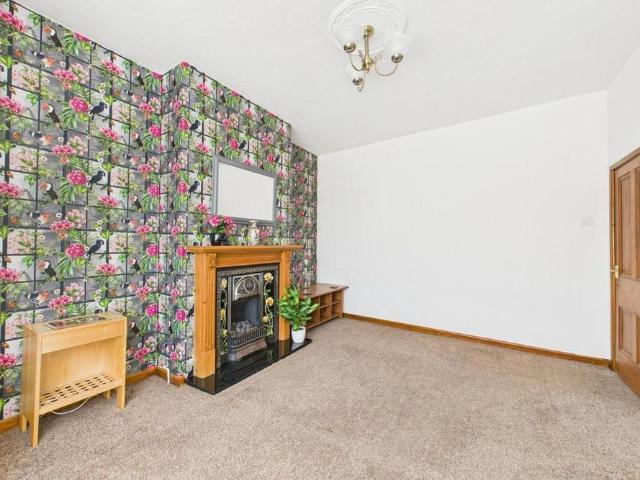 2 bedroom end of terrace house to rent
