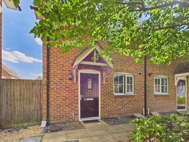 2 bedroom end of terrace house to rent
