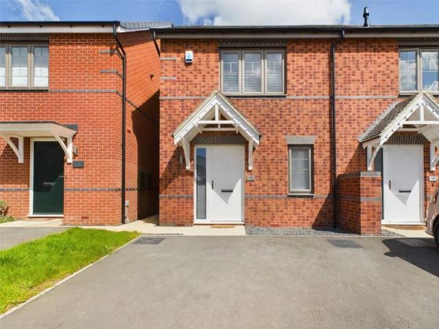 2 bedroom end of terrace house to rent
