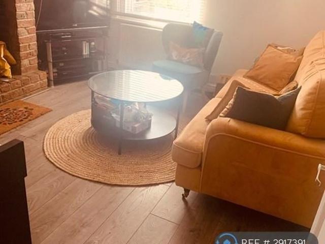 2 bedroom end of terrace house to rent