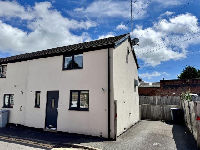 2 bedroom end of terrace house to rent