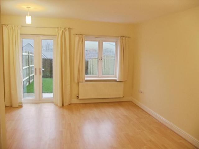 2 bedroom end of terrace house to rent