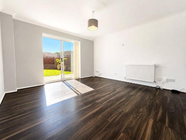 2 bedroom end of terrace house to rent
