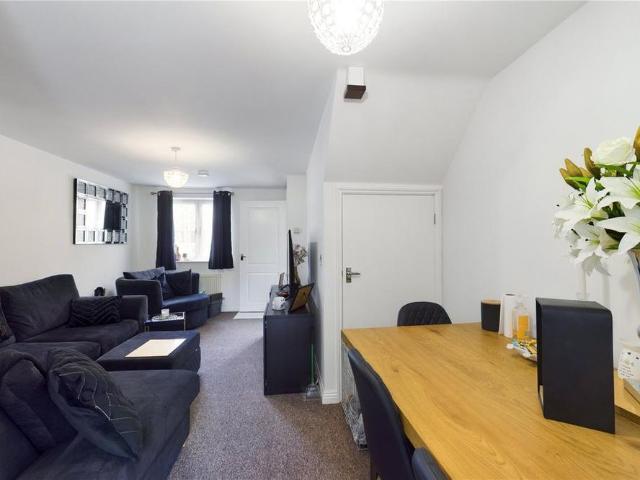 2 bedroom end of terrace house to rent