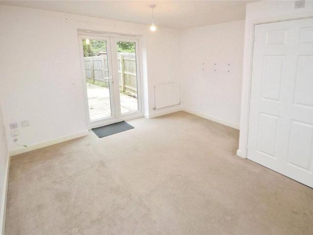 2 bedroom end of terrace house to rent