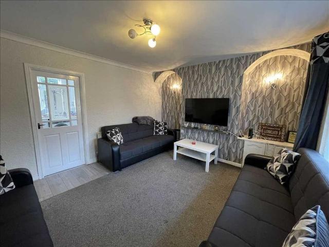 2 bedroom end of terrace house to rent