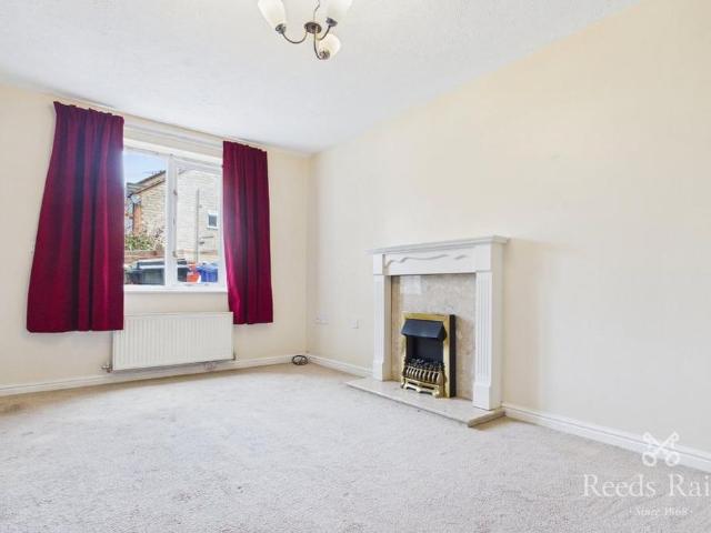 2 bedroom end of terrace house to rent