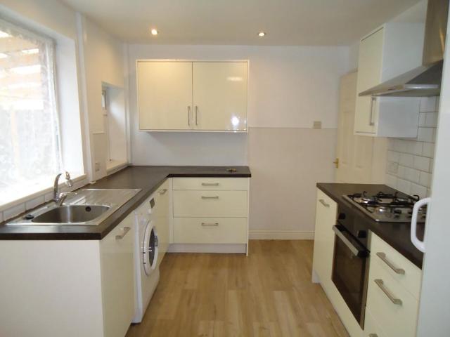 2 bedroom end of terrace house to rent