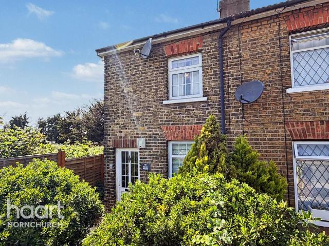 2 bedroom end of terrace house to rent