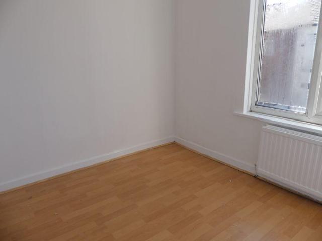 2 bedroom end of terrace house to rent