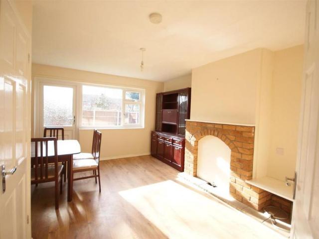 2 bedroom end of terrace house to rent