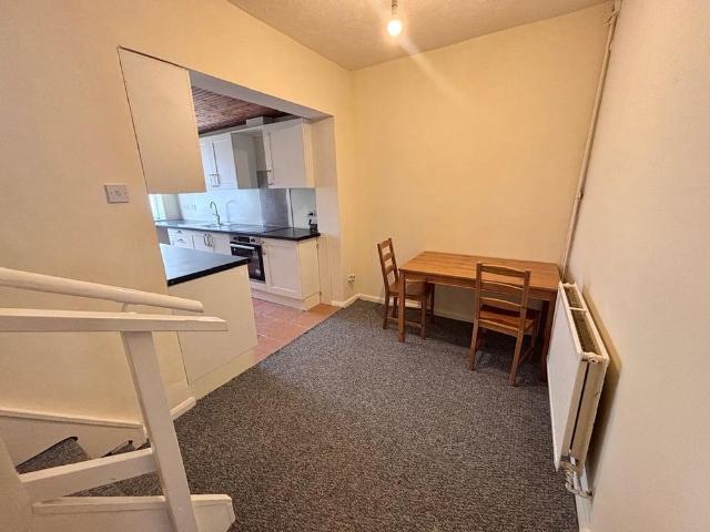 2 bedroom end of terrace house to rent