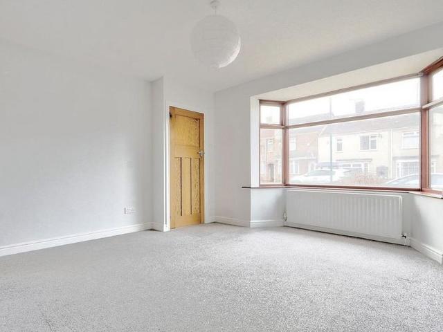 2 bedroom end of terrace house to rent