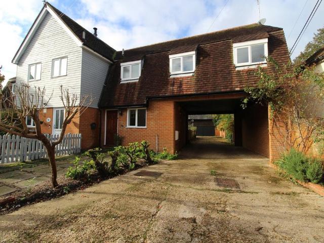 2 bedroom end of terrace house to rent
