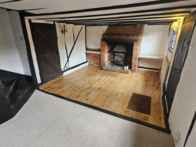 2 bedroom end of terrace house to rent