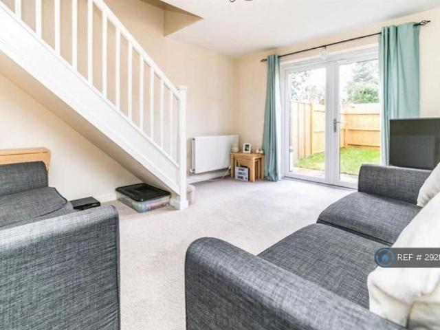 2 bedroom end of terrace house to rent