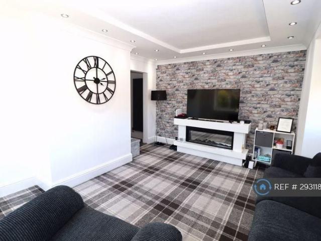 2 bedroom end of terrace house to rent