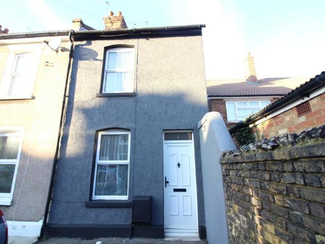 2 bedroom end of terrace house to rent
