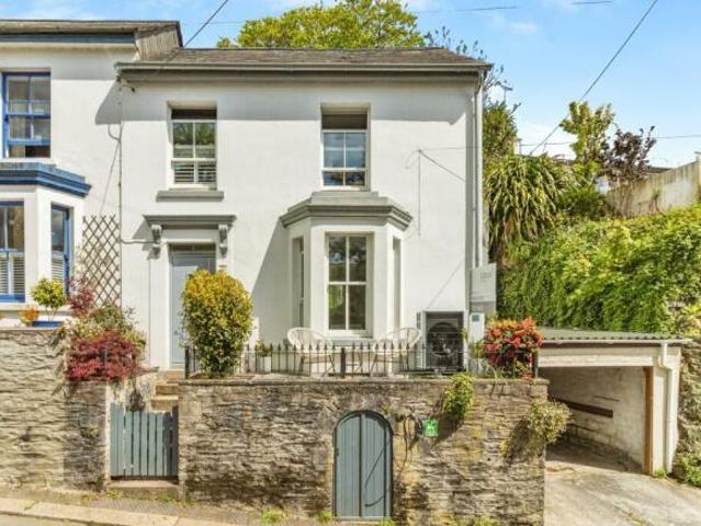 2 bedroom end of terrace house to rent