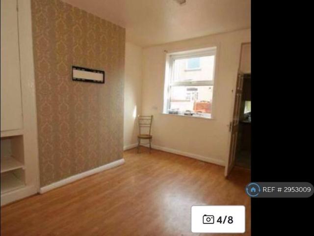 2 bedroom end of terrace house to rent