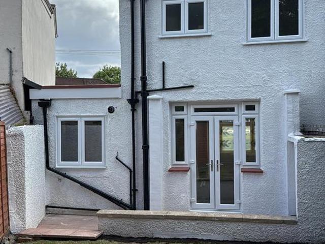 2 bedroom end of terrace house to rent