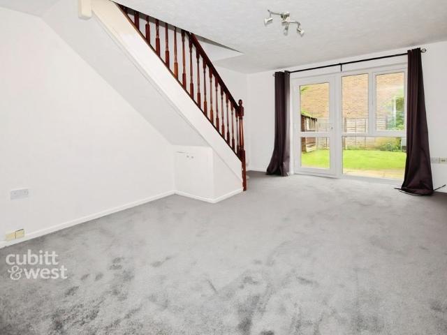 2 bedroom end of terrace house to rent