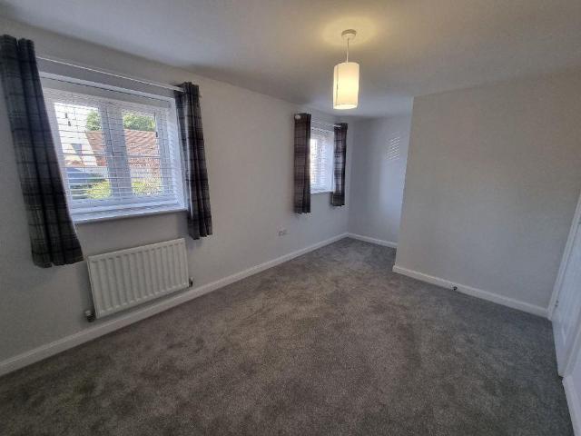 2 bedroom end of terrace house to rent